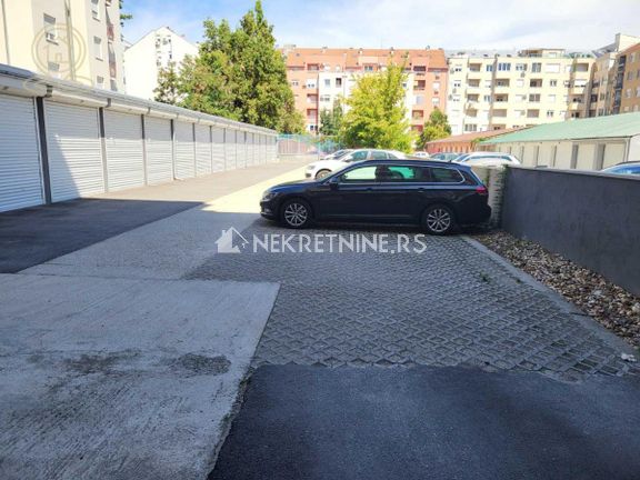 Izdavanje Dvosobnog Stana Detelinara | 46 m² | PARKING I GARAŽA | Terasa
