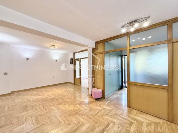 Pančevo, centar, Karađorđeva, 101m2 ID#12091