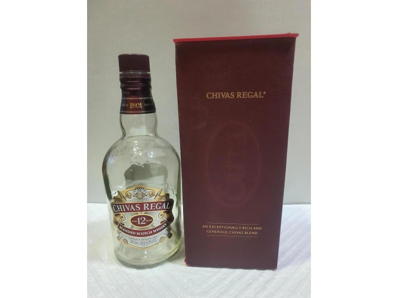 Ambalažna kutija I flaša chivas regal whisky