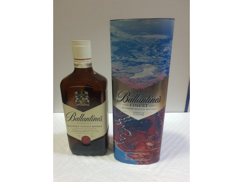 Metalna kutija I flaša ballantines blanded 0,7l