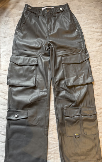   *** Bershka kozne pantalone***