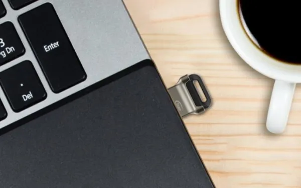 TEAM GROUP TeamGroup 32GB C162 USB Flash memorija 3.2 BLACK/SILVER TC162332GB01