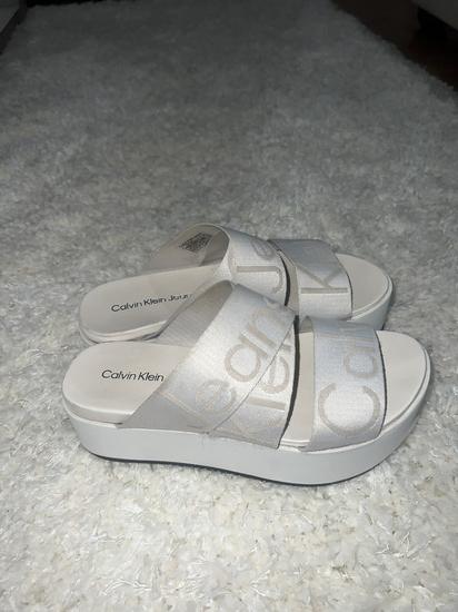 Calvin Klein papuce 37