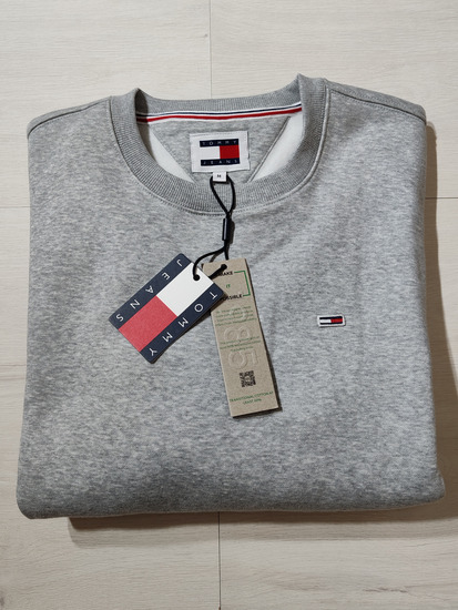 Tommy Hilfiger duks Mvel(PO 57cm)DANAS  4.000,00