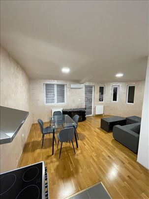 Nov, neuseljavan dvosoban stan, Zemun Polje, 55m²