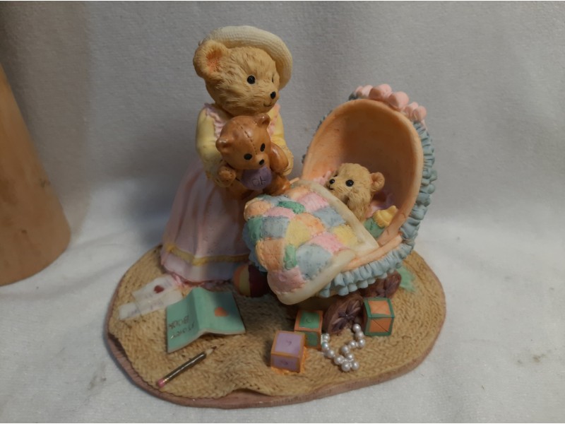KOLEKCIONARSKA FIGURA CHERISHED TEDDIES KAO NOVO!