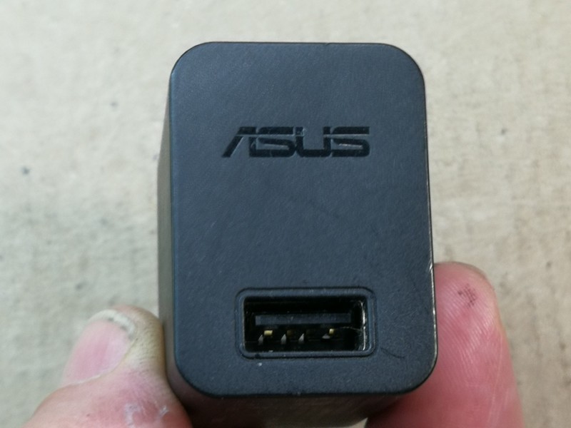 ASUS USB punjac 5,2V
