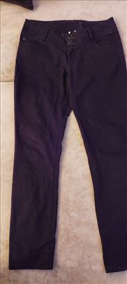 Crne pantalone 40