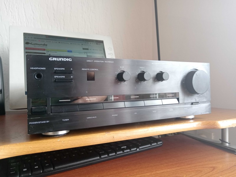 Grundig V-5200 (stereo pojacalo)