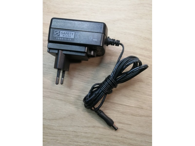Adapter 12V --- 1,5A