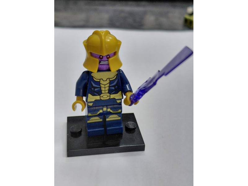 lego minifigura super heroj Thanos