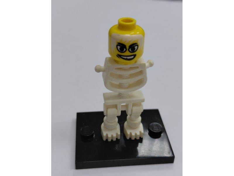 lego minifigura stara, nekompletna
