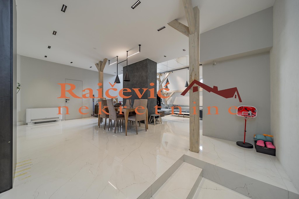 STARI GRAD CENTAR 160m2 , T ,850000e