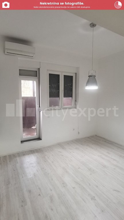 Poslovni prostor za izdavanje BEZ PROVIZIJE: Garsonjera, 20m², Sarajevska, Savski venac - 350€