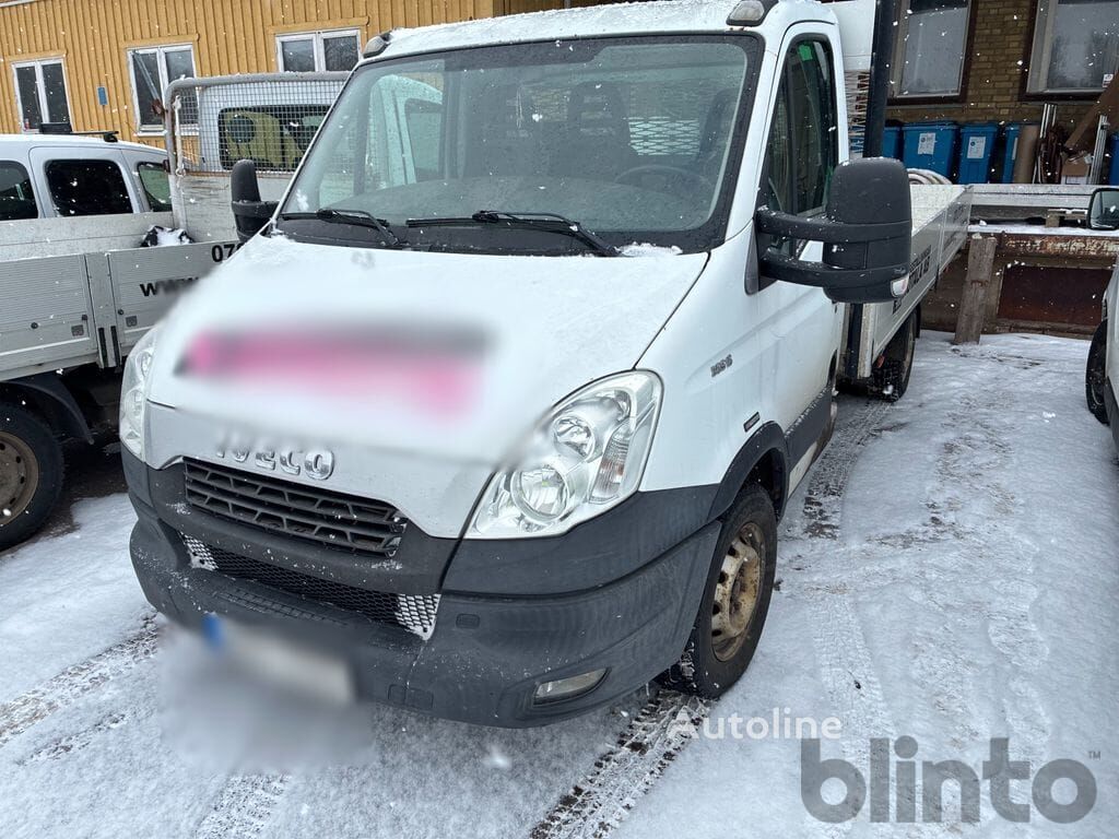 Prodaje se IVECO 35 kamion s ravnom platformom < 3.5t na aukciji