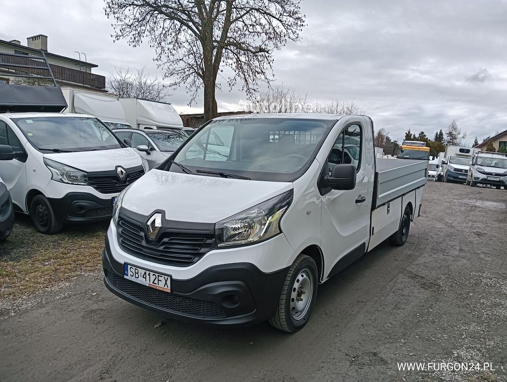 Renault TRAFIC SKRZYNIA PAKA Z NAJAZDAMI I PÓŁKAMI NR 902 kamion s ravnom platformom < 3.5t