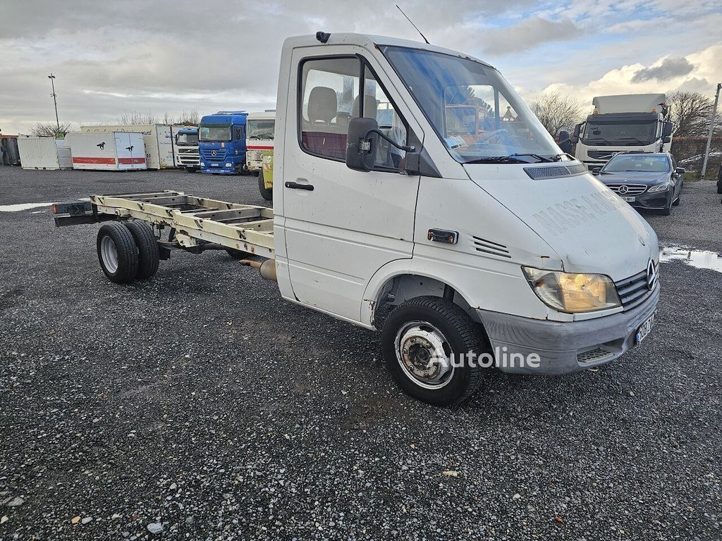 Mercedes-Benz Sprinter 413 kamion šasija < 3.5t