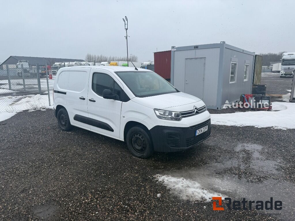 Prodaje se Citroen Berlingo laki furgon na aukciji