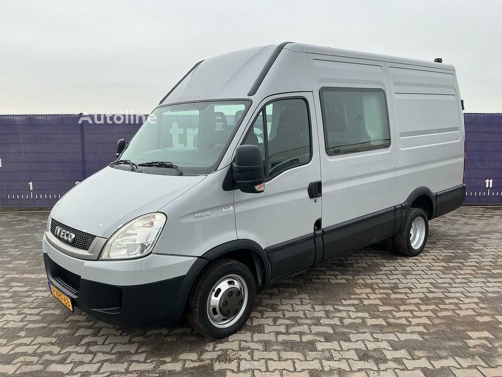 Prodaje se IVECO Daily 35C15V 330 H3 kombi minibus na aukciji