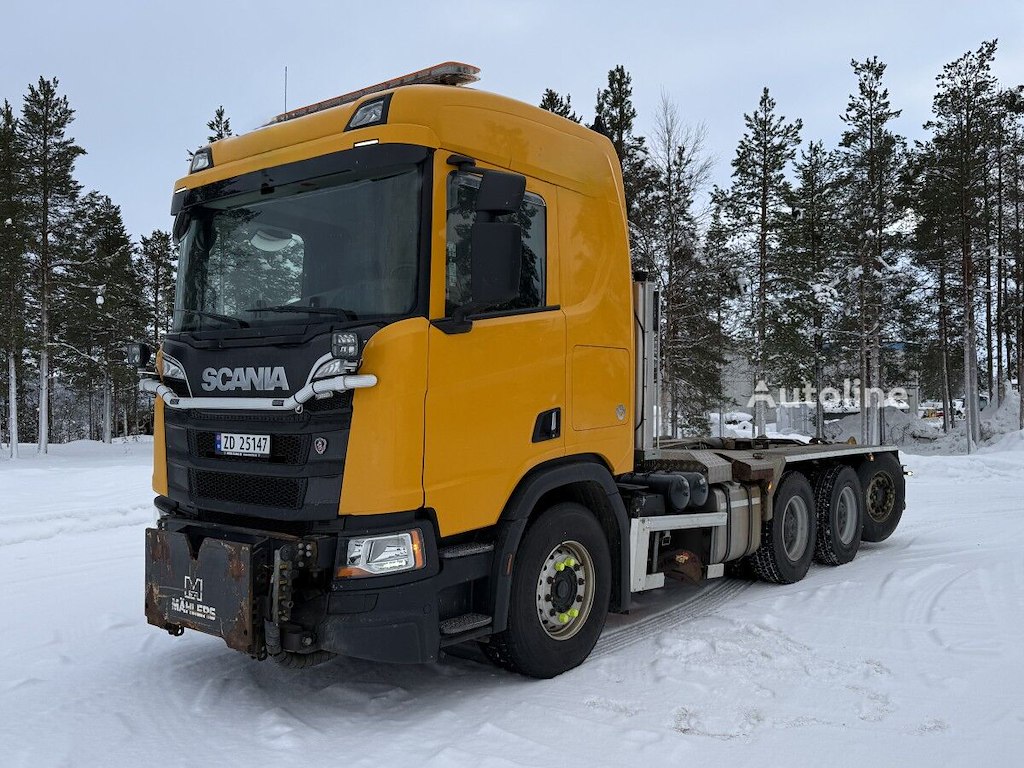 Prodaje se Scania R580 8x4 Tridem 32 tonn krokbil med skjær rol kiper sa kukom na aukciji