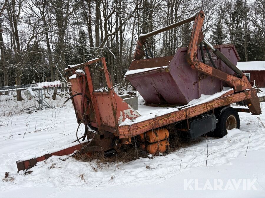 Prodaje se Liftdumperkärra med liftdumpercontainer prikolicu za kontejnere na aukciji