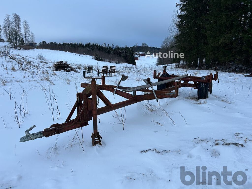 Prodaje se prikolicu za čamac na aukciji