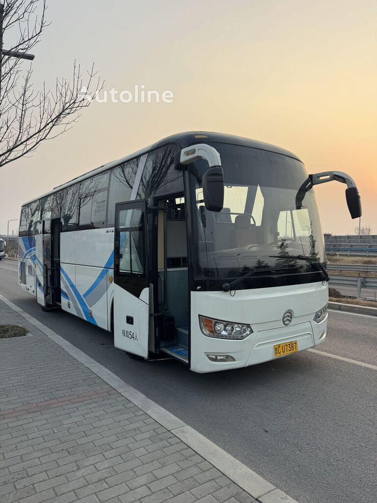 Golden Dragon XML6102 turistički autobus