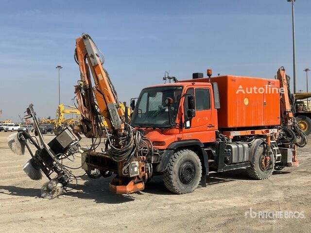 Prodaje se Mercedes-Benz Unimog 500 univerzalnu komunalnu mašinu na aukciji