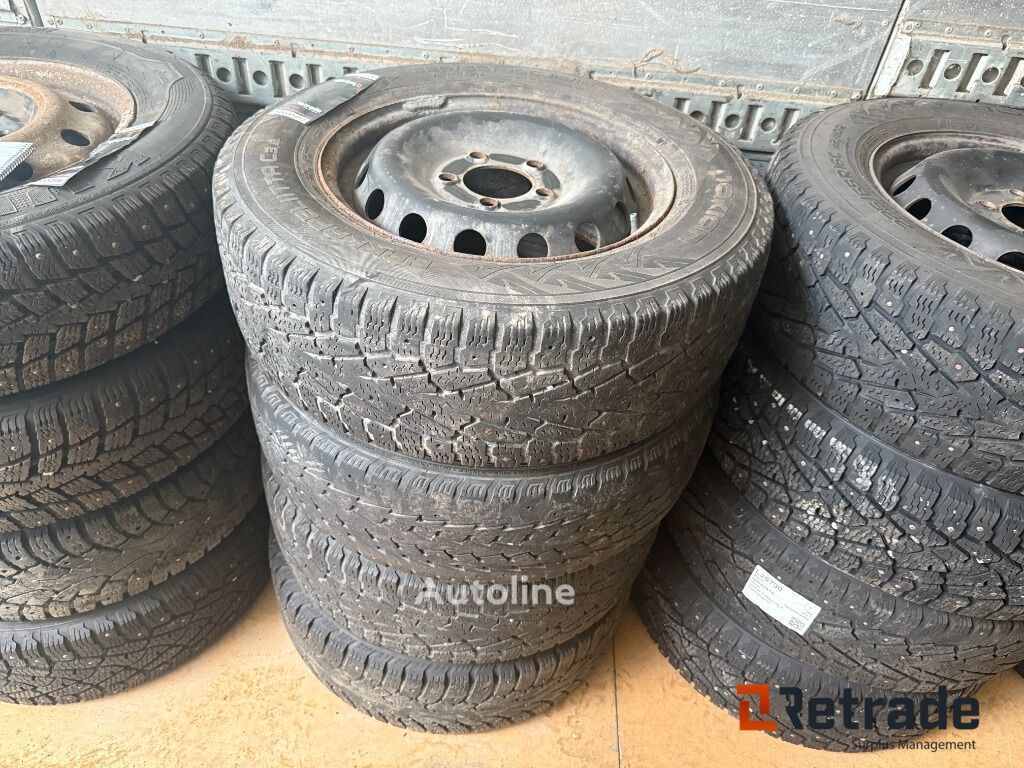 Prodaje se Hakkapeliitta 225/65 R16C 112/110R točak na aukciji