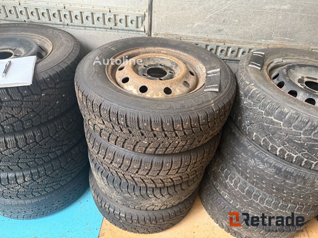 Prodaje se Kumho 225/65R 16C točak na aukciji
