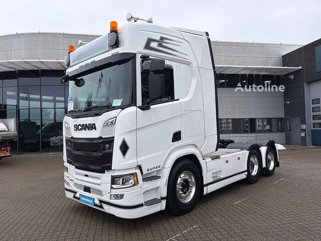 Scania R560 tegljač
