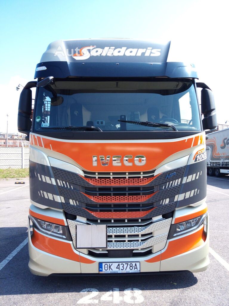 IVECO Stralis 460 tegljač