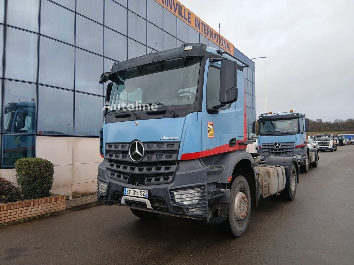 Mercedes-Benz Arocs 2042 tegljač