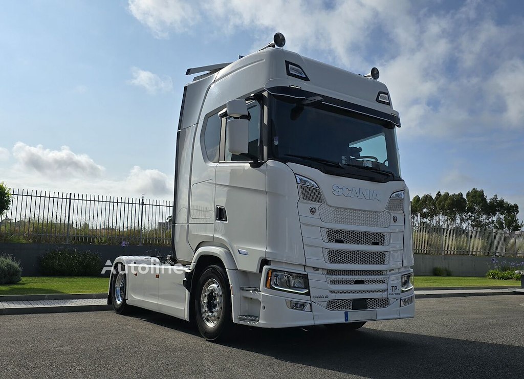 Scania S560 tegljač