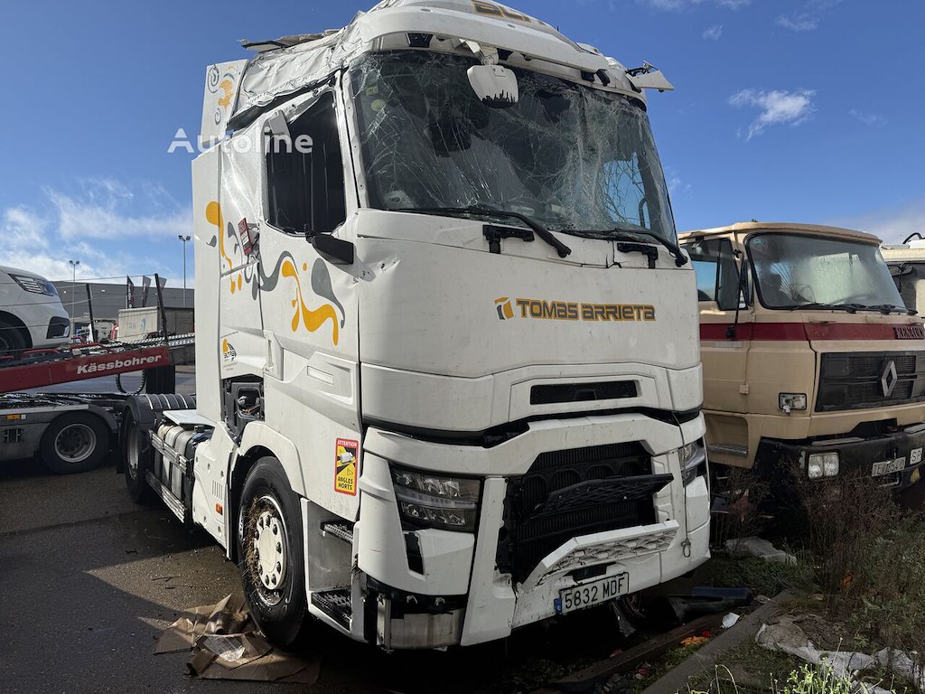 Renault T520 tegljač nakon udesa