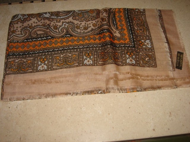 Marama iz uvoza 65 x 65 cm.