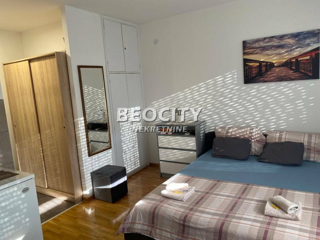 Novi Beograd, Stari Merkator, Bulevar Mihajla Pupina, 1.0, 25m2, 470EUR