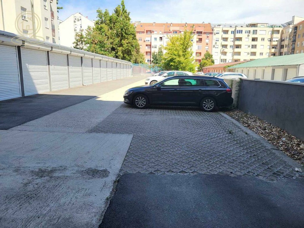 Izdavanje Dvosobnog Stana Detelinara | 46 m² | PARKING I GARAŽA | Terasa