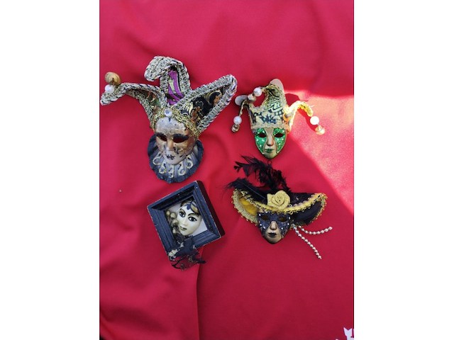 Lot od 4 Venecijanskih Maskica