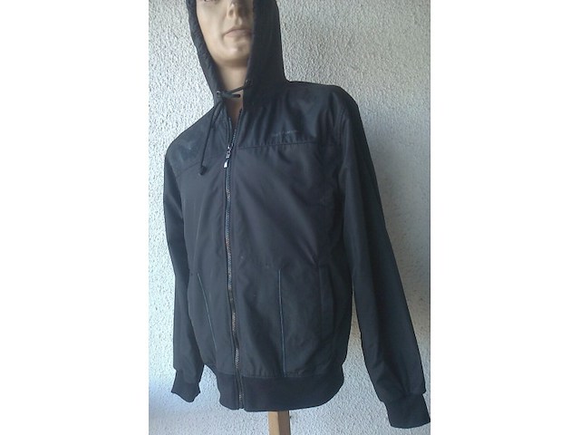 crni duks sa zipom kao fajerka br L FUNLOGER