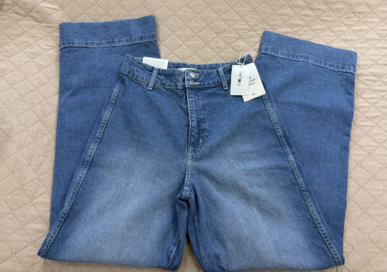 H&M pantalone širokih nogavica