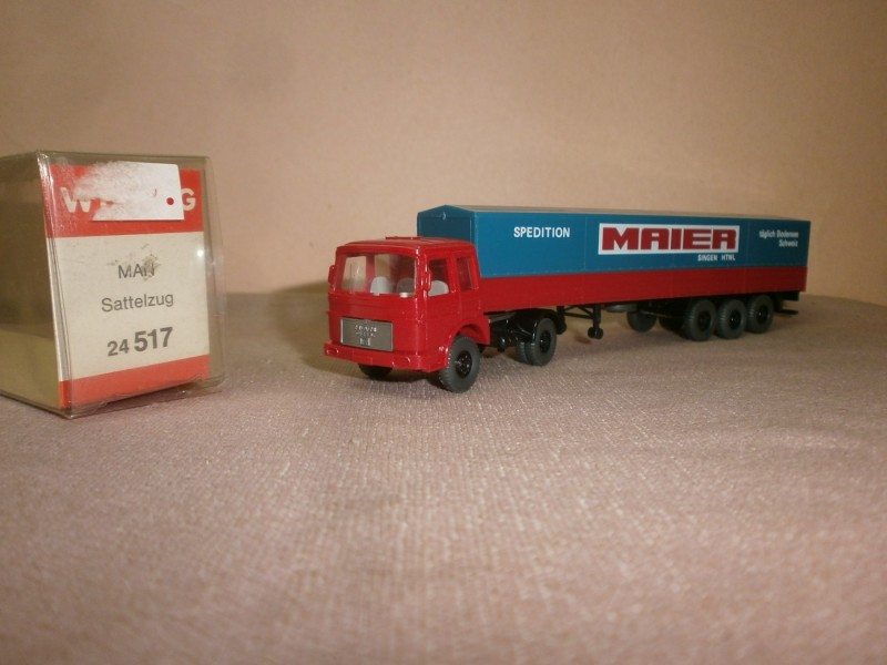 Wiking 24.517 - MAN šleper kamion 1:87