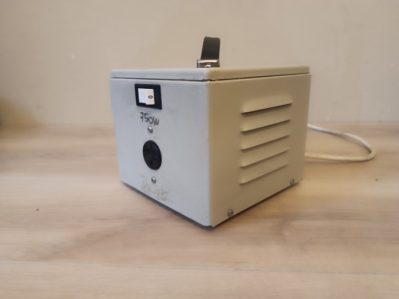 ELTRA Transformator 220V na 110V (750W)