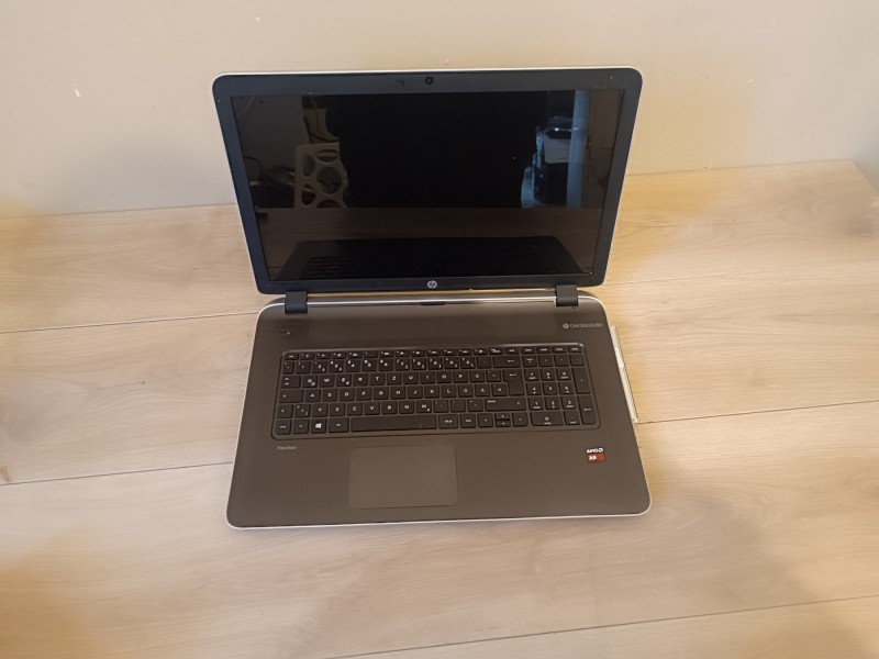 HP Pavilion 17
