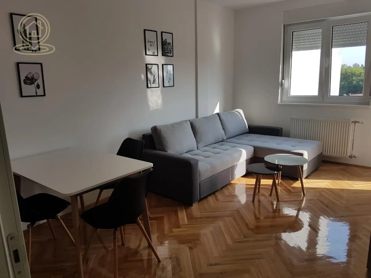 Izdavanje, dvosoban stan, 45m², Bulevar Evrope, Novi Sad Sve Podlokacije