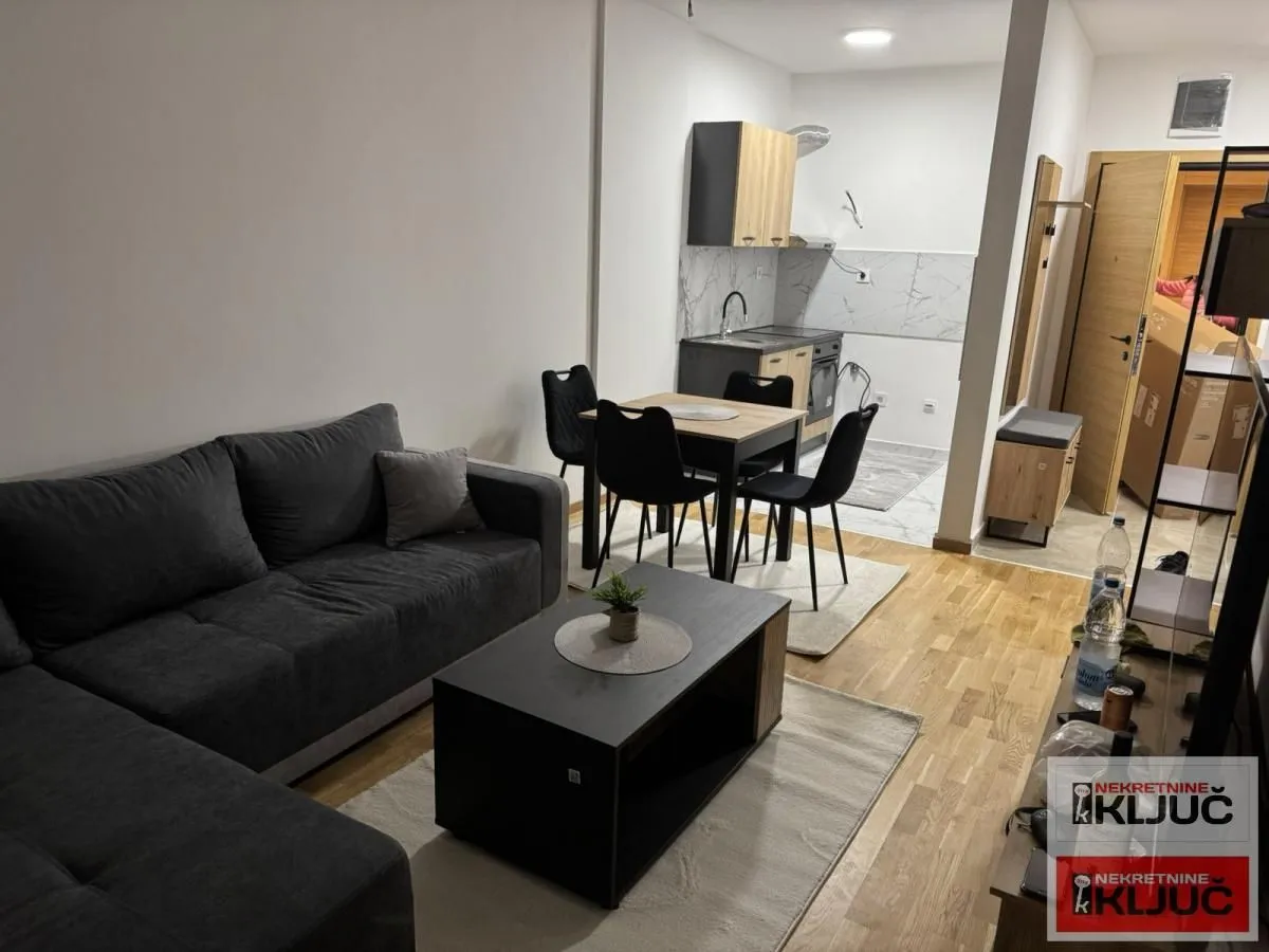 Izdavanje, jednosoban stan, 42m², Avijatičarsko naselje, Novi Sad Sve Podlokacije
