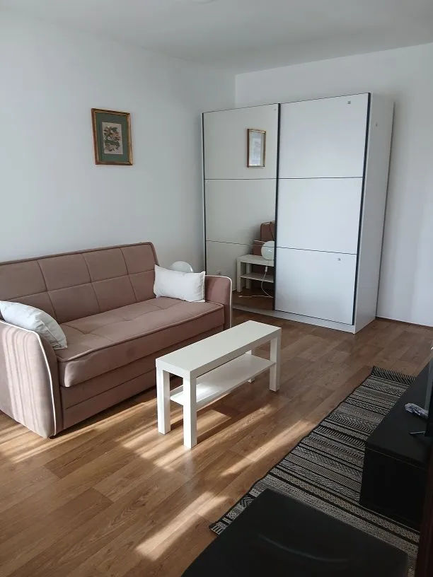 Izdavanje, jednosoban stan, 34m², Stari Grad, Beograd