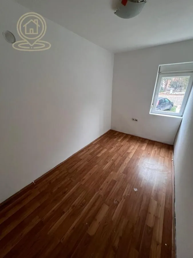 Izdavanje, poslovni prostor, 85m², Medijana, Niš