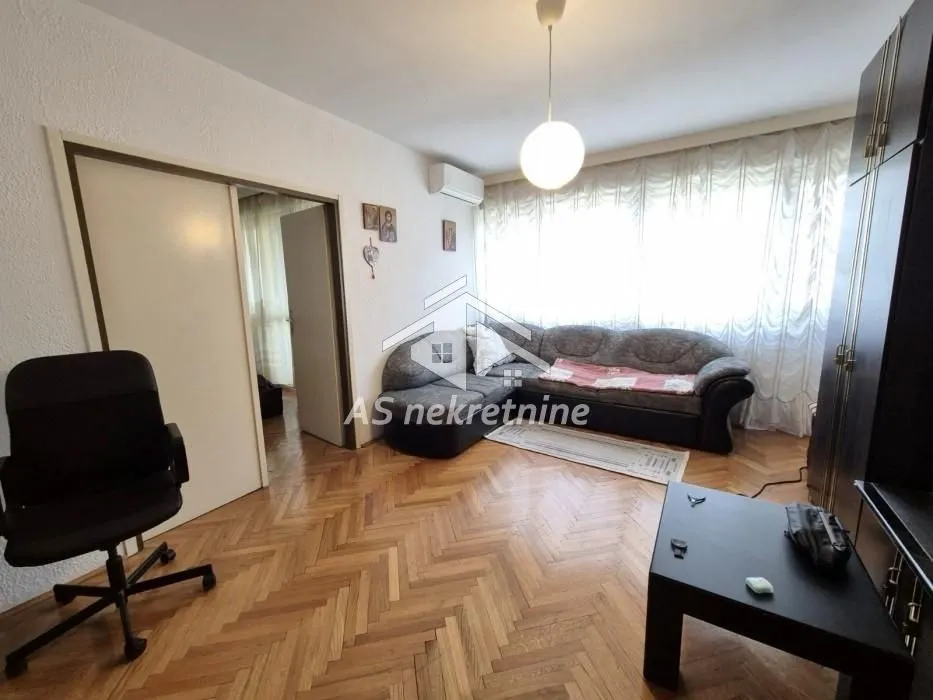 Izdavanje, četvorosoban stan, 90m², Novi Beograd Sve Podlokacije, Beograd