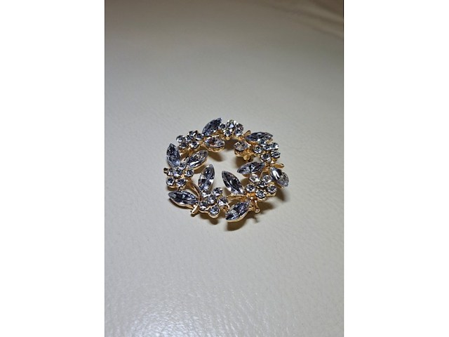 Crystal Wreath circle broš, novo